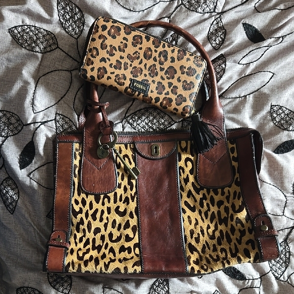 Fossil | Bags | Fossil Leopard Print And Brown Leather Womens Bag Set ...
